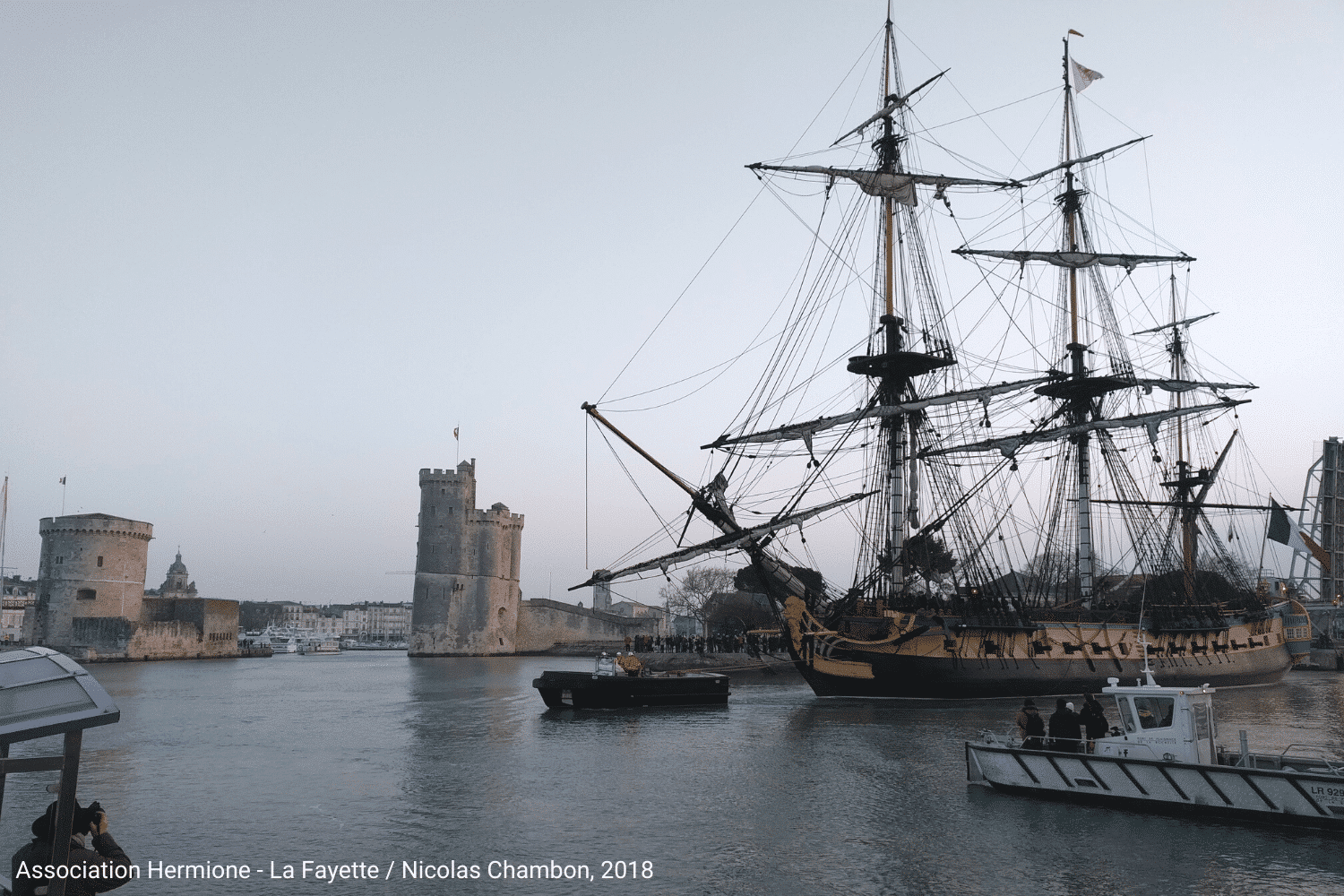 Les plus belles images du départ de L'Hermione, de Rochefort à La ...