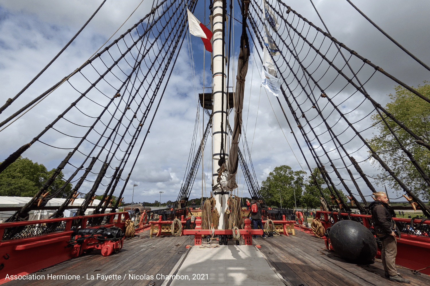 Les plus belles images du départ de L'Hermione, de Rochefort à La ...