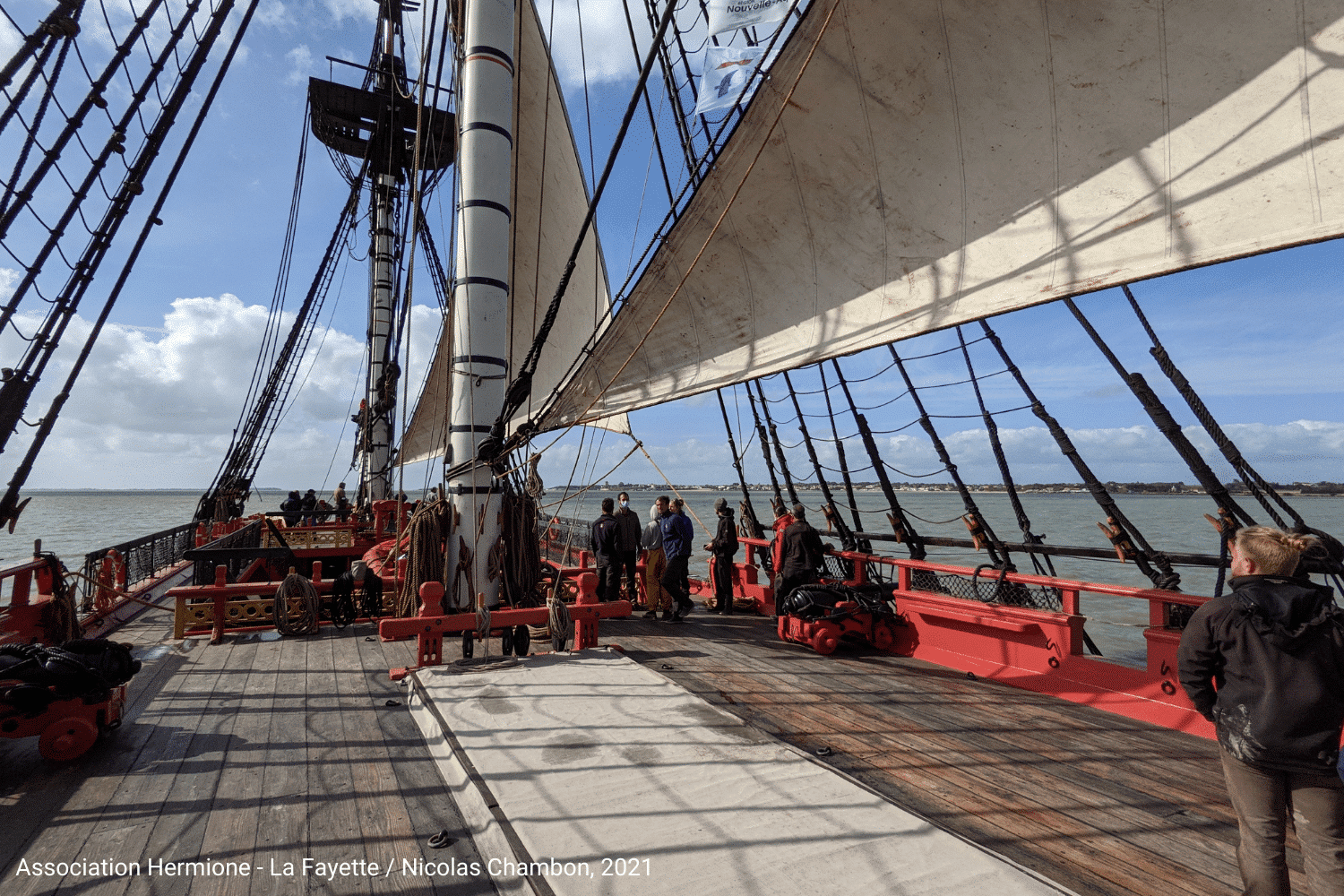 Les plus belles images du départ de L'Hermione, de Rochefort à La ...